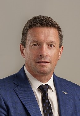 Adam Chamberlain nouveau Président d'Aston Martin Amérique du Nord ...