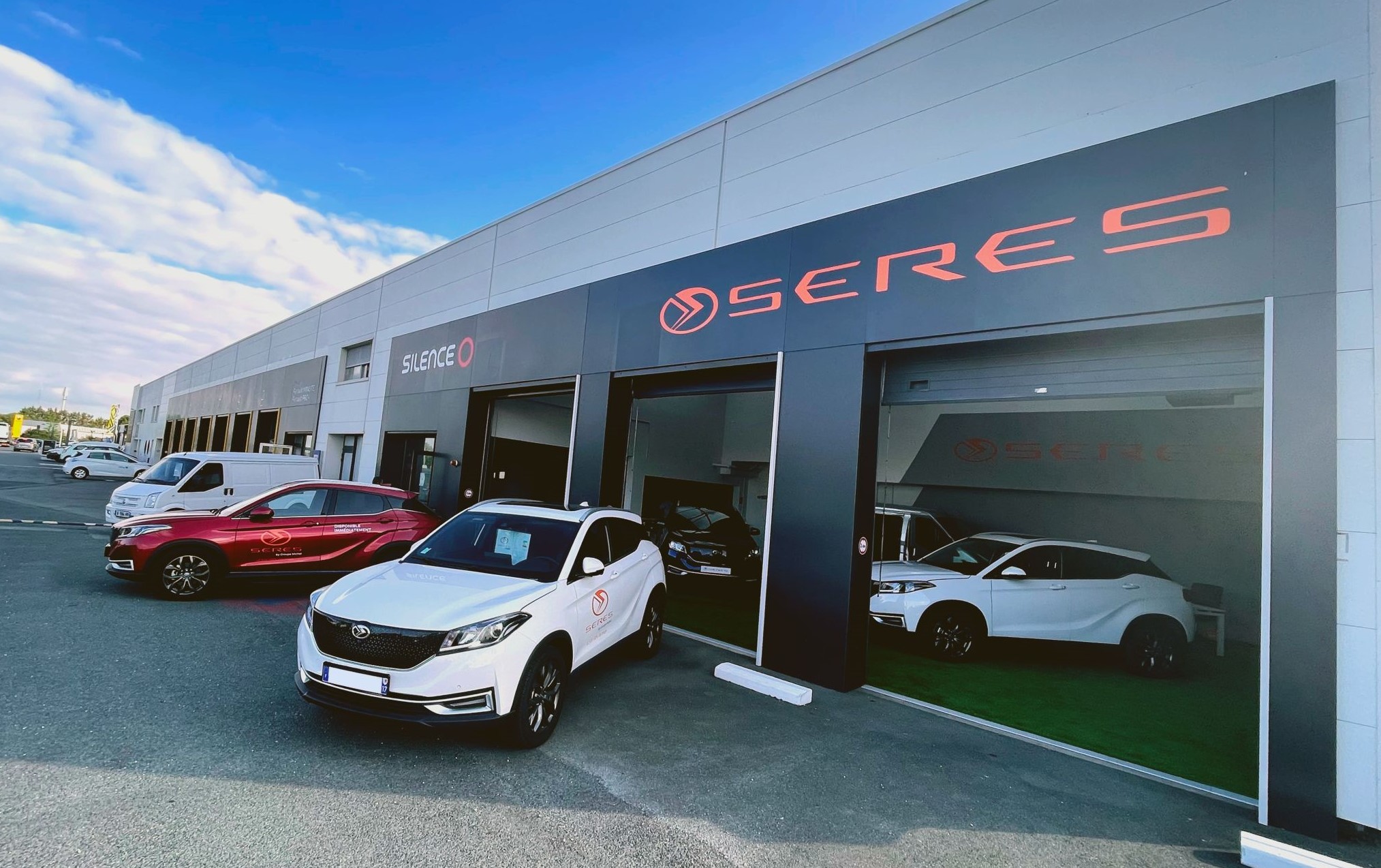 Seres nomme ses premiers distributeurs en France | autoactu.com